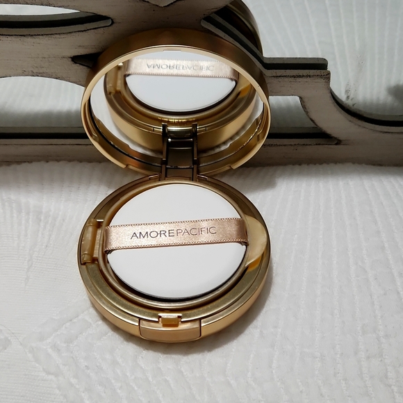 Amore Pacific | Makeup | Amorepacific Age Correcting Foundation Cushion ...